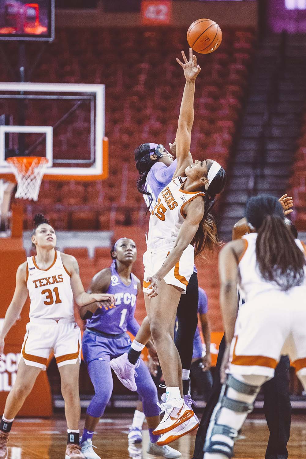 Collier’s 23 points, 20 rebounds lead women’s basketball past TCU, 71 ...