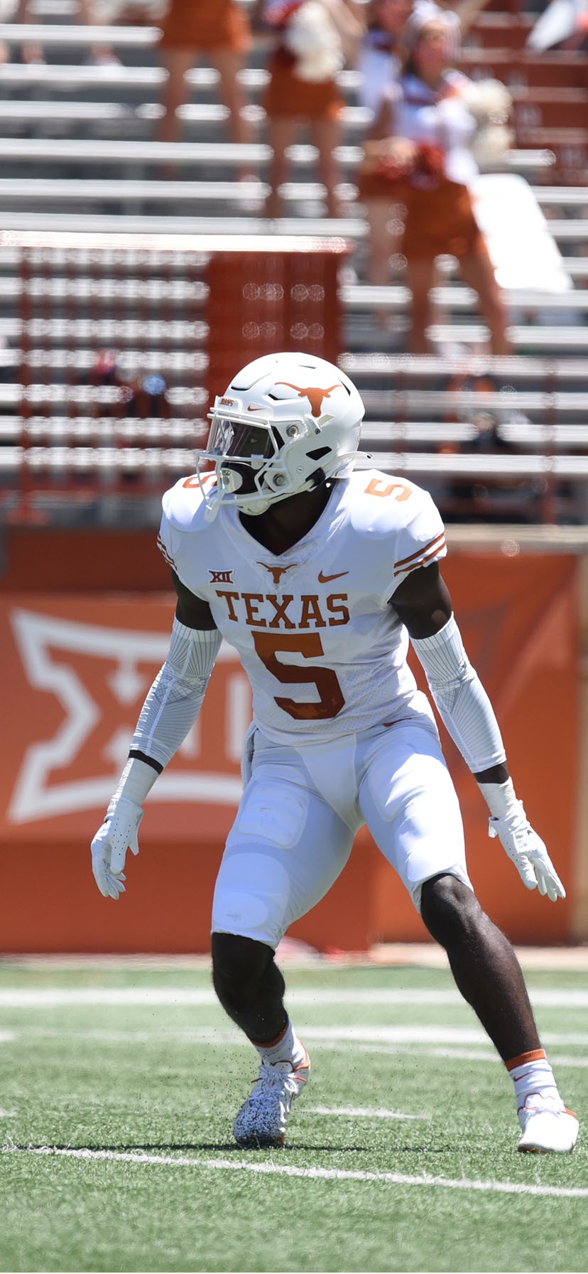 Bijan Robinson Ready - Horns Illustrated