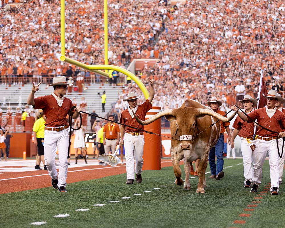 Sarkisian shares what impact a SOLD OUT crowd will have on the game ...