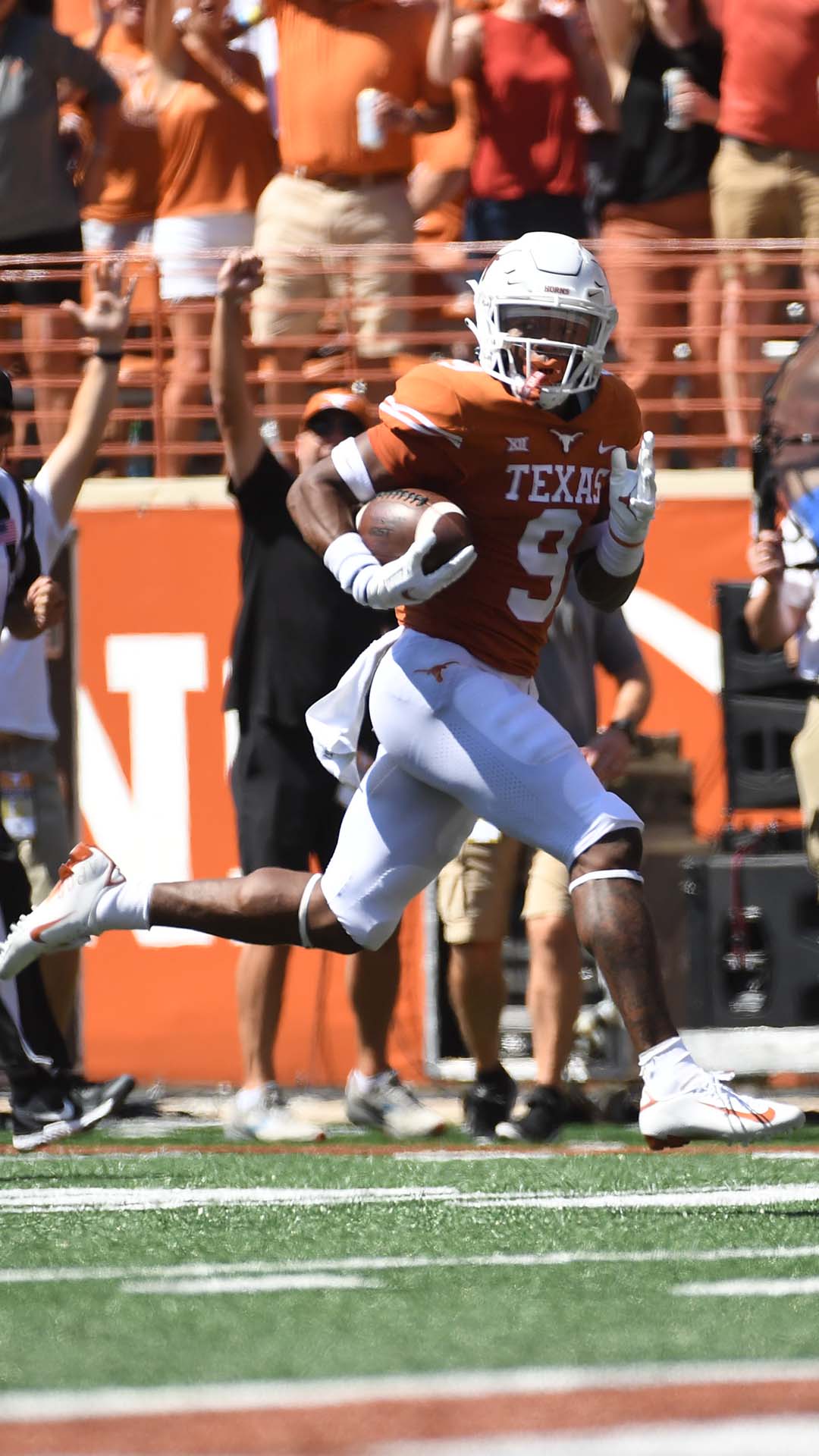 Josh Thompson interception - Horns Illustrated