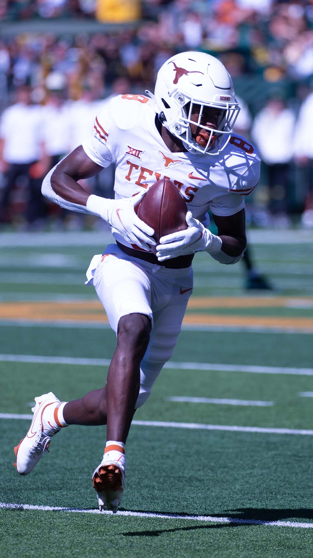 Xavier Worthy - Horns Illustrated