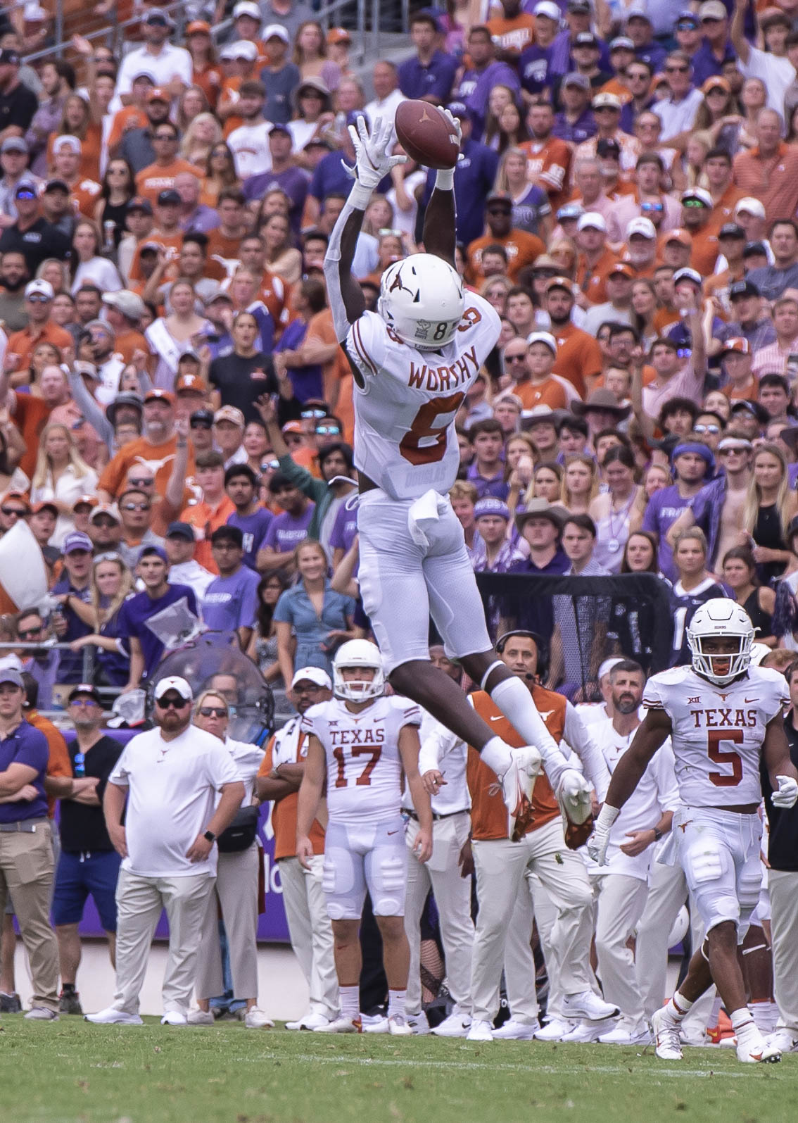 [Photo Gallery] Field Level Texas over TCU - Horns Illustrated