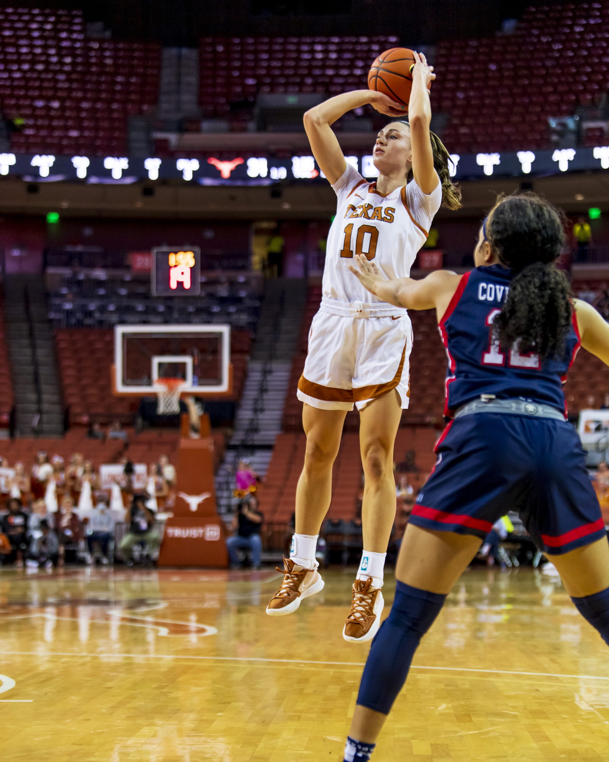 Texas Women’s Basketball Coach Schaefer talks behind the scenes – Horns ...