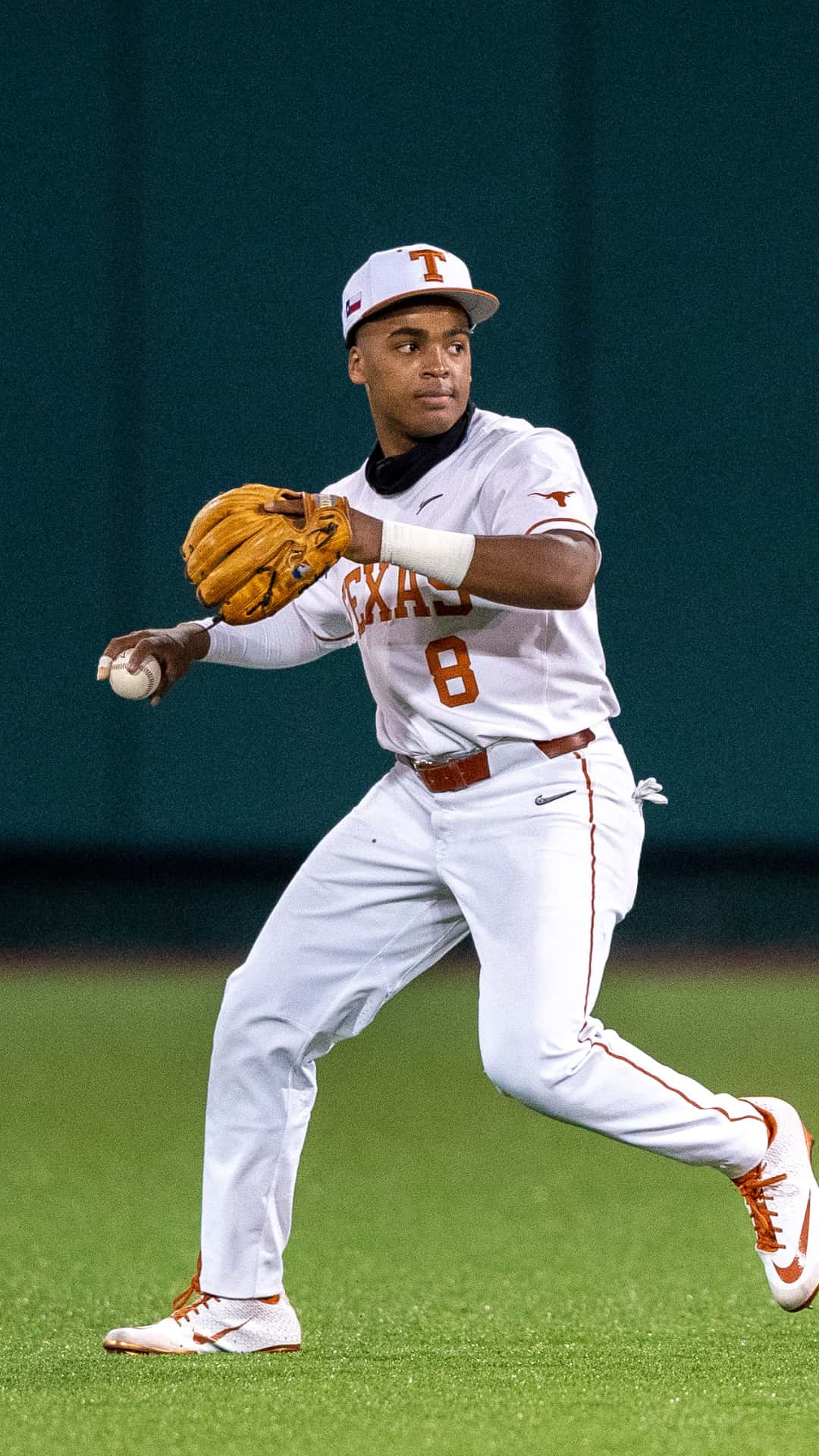 #8 Dylan Campbell fielding - Horns Illustrated