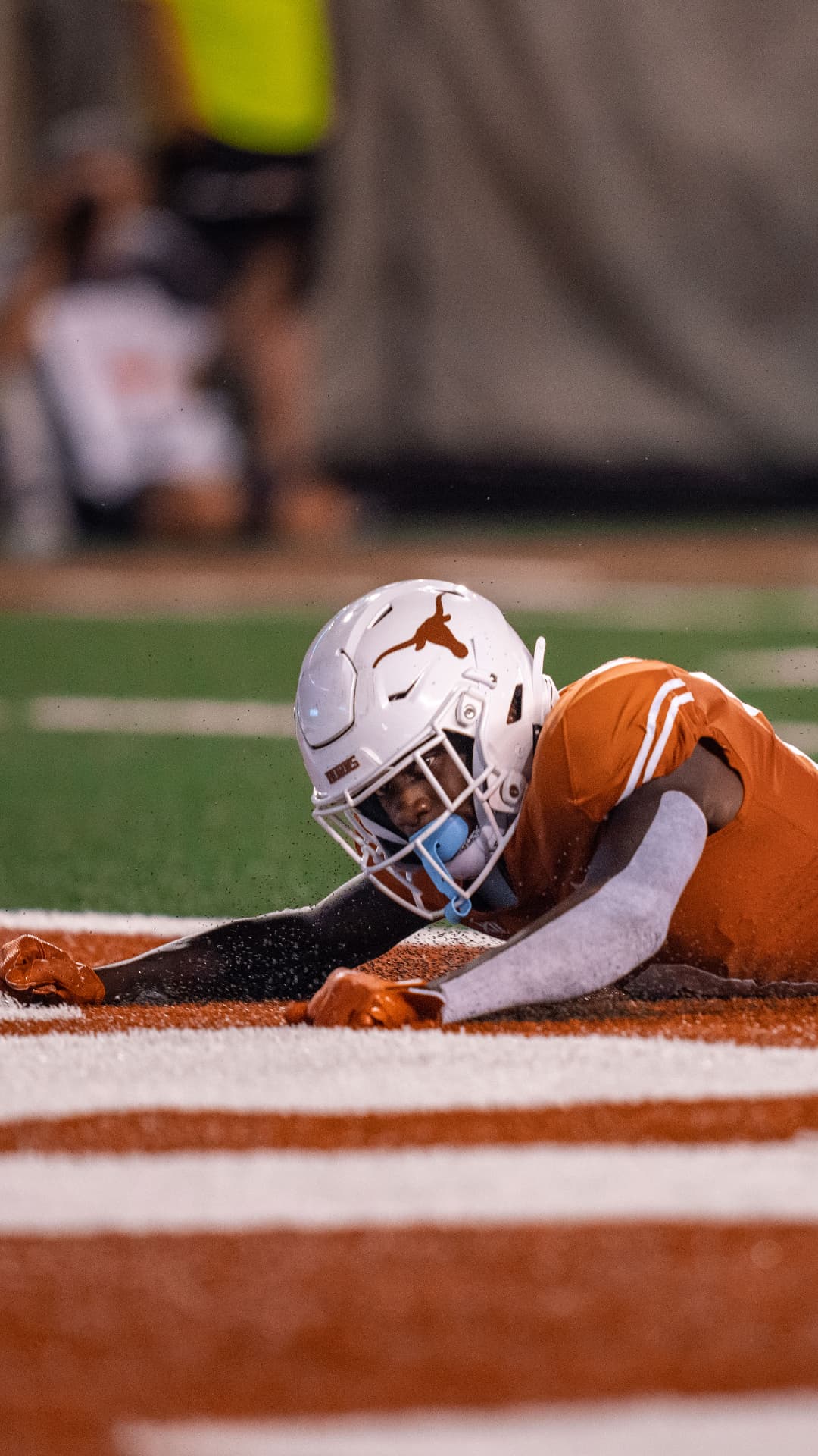 #8 Xavier Worthy - Horns Illustrated