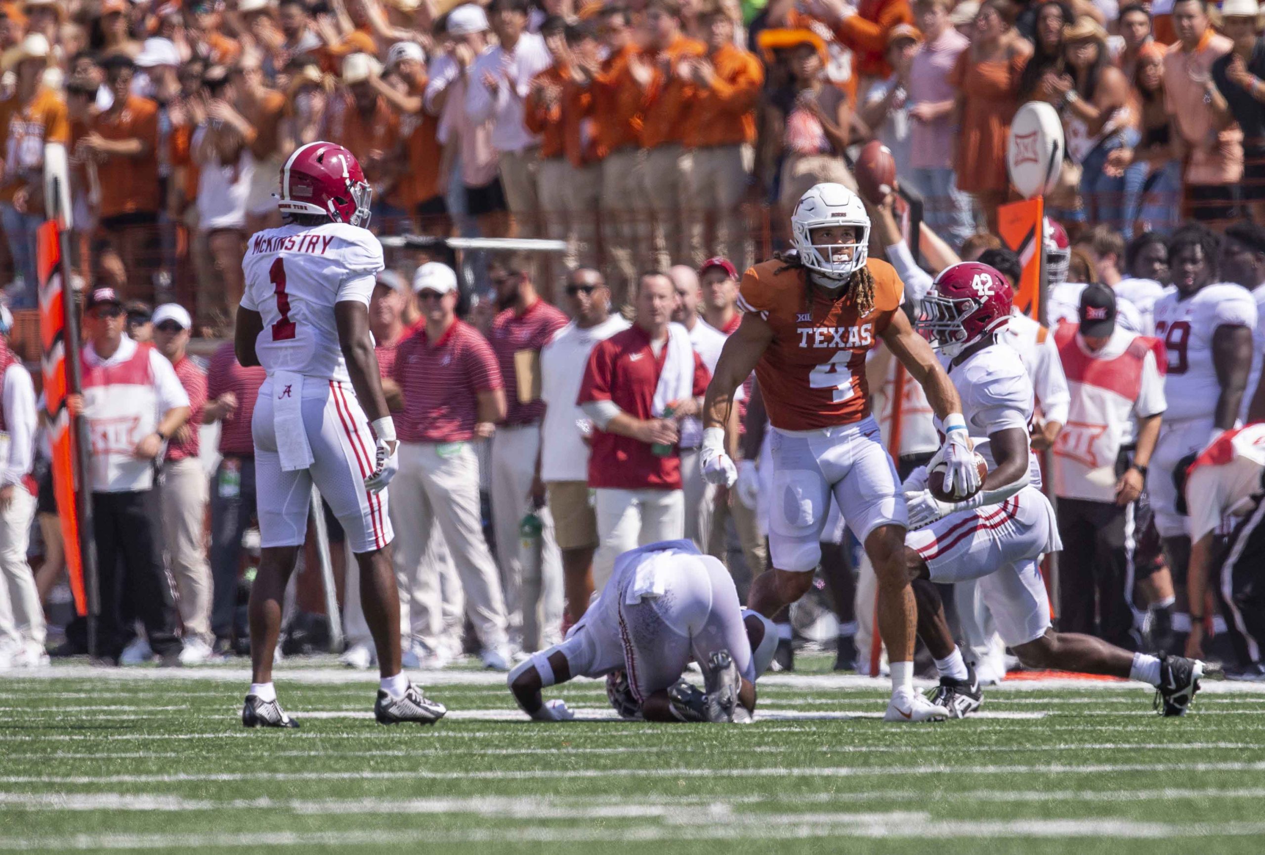 Texas vs Alabama Field-Level Photo Gallery - Horns Illustrated
