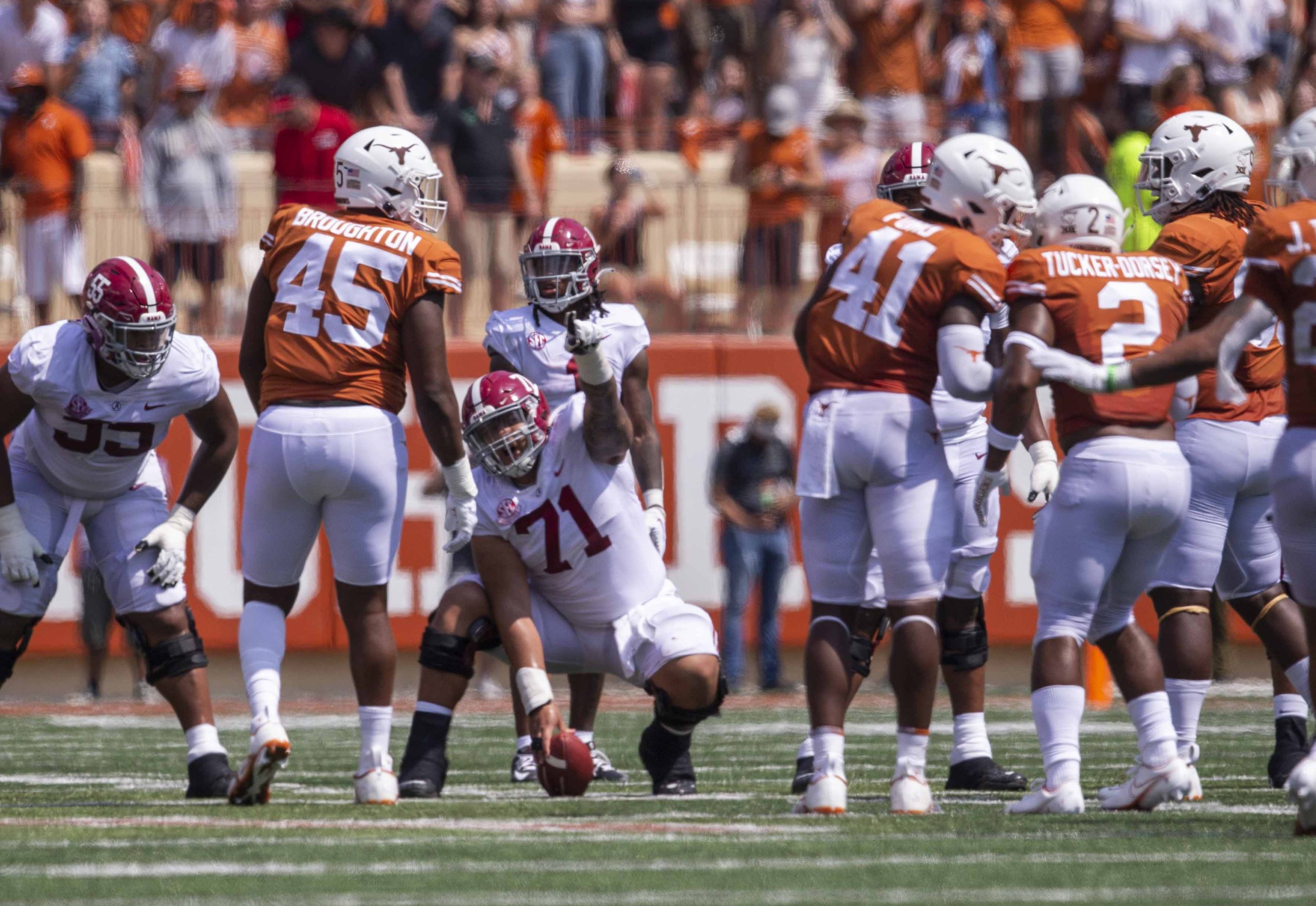 Texas vs Alabama Field-Level Photo Gallery - Horns Illustrated