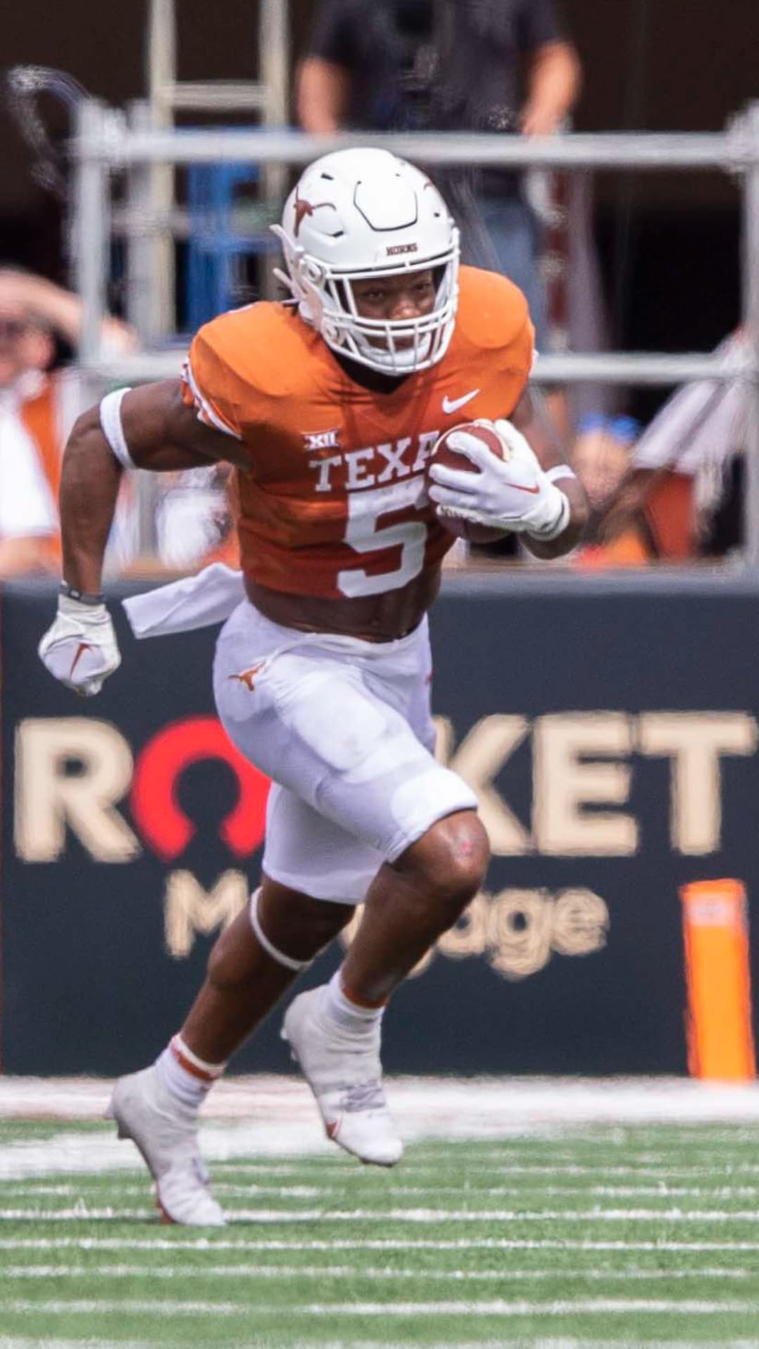 7 – Bijan Robinson - Horns Illustrated